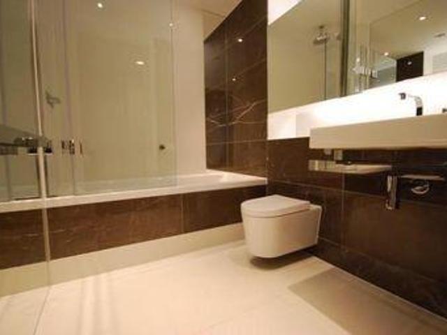 2 Bedrooms Flat for rent in Crossharbour, Docklands E14
