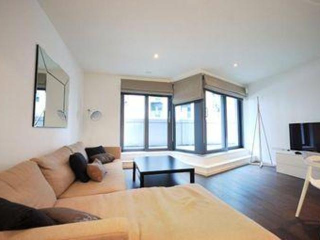2 Bedrooms Flat for rent in Crossharbour, Docklands E14