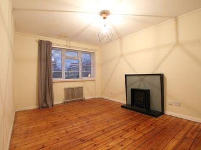 2 Bedrooms Flat for rent in Crownstone Road, London SW2