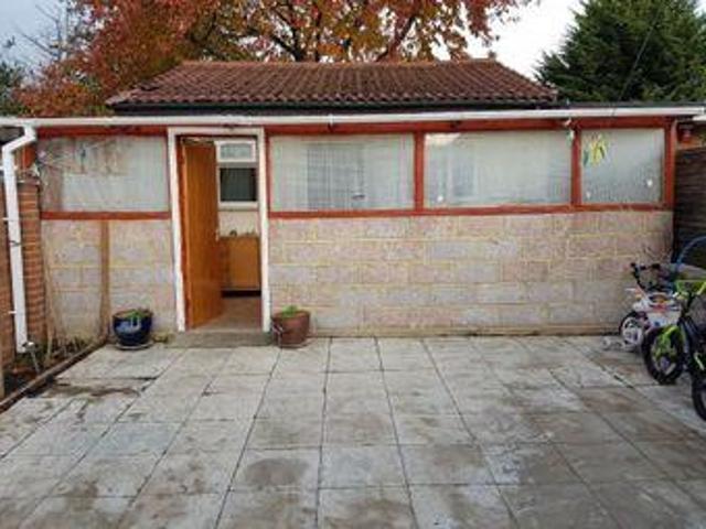 2 Bedrooms Flat for rent in Crowland Road, Hayes UB3