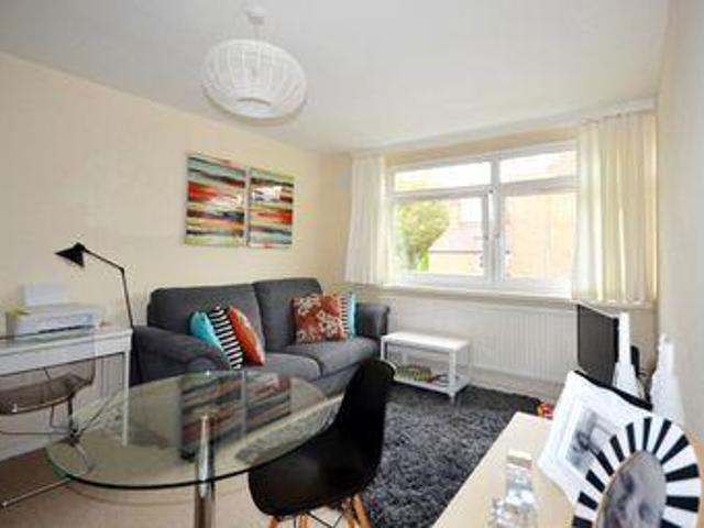 2 Bedrooms Flat for rent in Crouch Hall Road, London N8