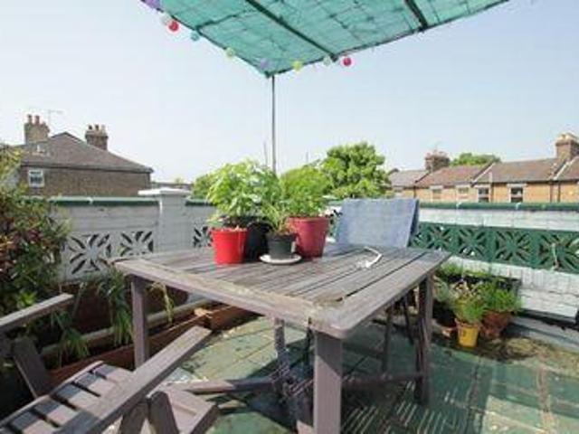2 Bedrooms Flat for rent in Crouch Hill, Finsbury Park N4