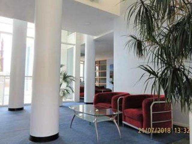 2 Bedrooms Flat for rent in Cuba Street, London E14