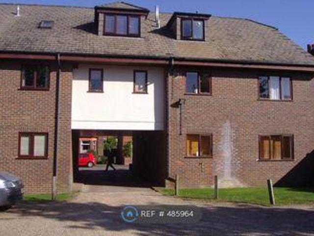 2 Bedrooms Flat for rent in Culver Lodge, St. Albans AL1