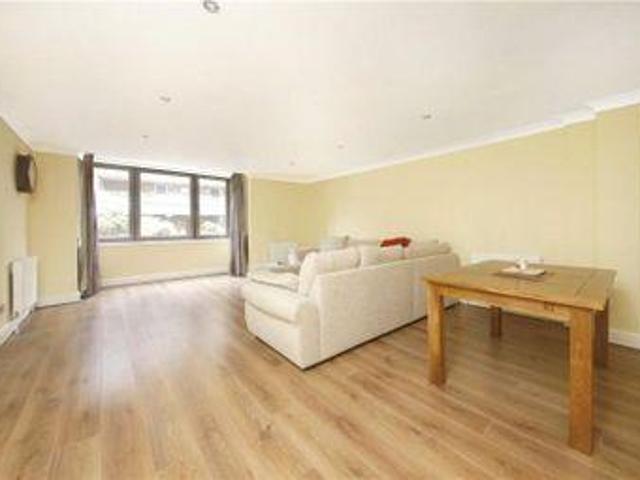 2 Bedrooms Flat for rent in Cumberland Mills Square, Isle Of Dogs, London E14