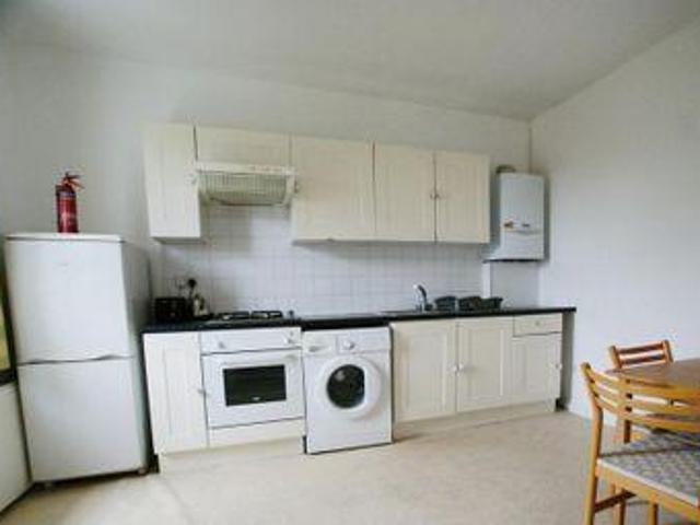 2 Bedrooms Flat for rent in Cumberland Park, Acton, London W3