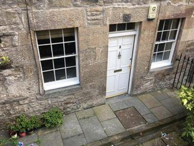 2 Bedrooms Flat for rent in Cumberland Street, North East Lane, New Town, Edinburgh EH3