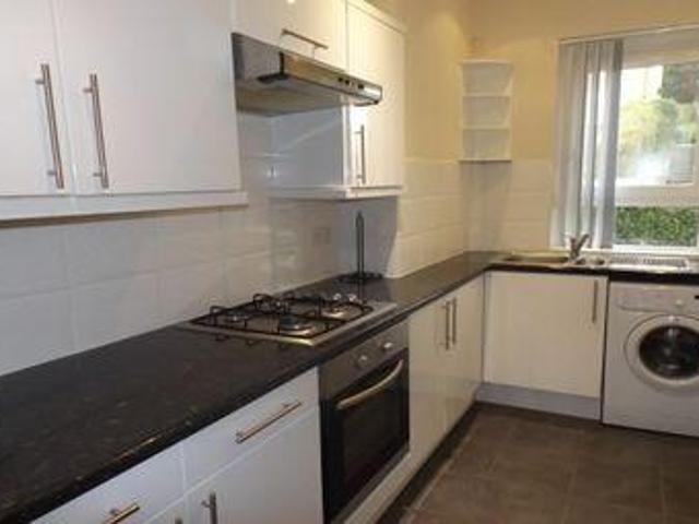 2 Bedrooms Flat for rent in Curzon Street, Glasgow G20