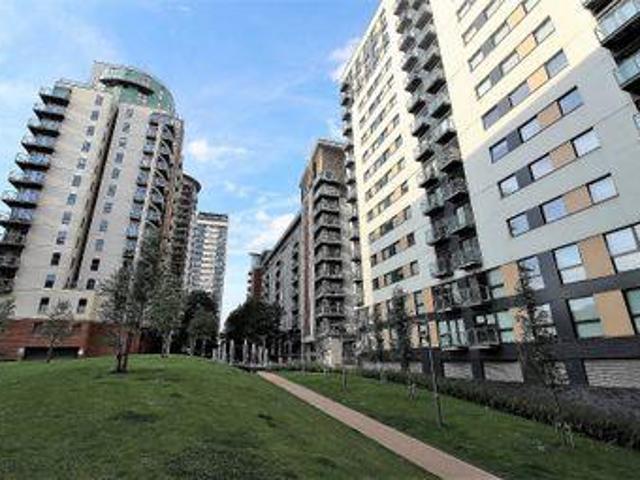 2 Bedrooms Flat for rent in Cypress Place, 9 New Century Park, Manchester M4
