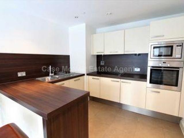 2 Bedrooms Flat for rent in Cypress Place, New Century Park, Manchester M4