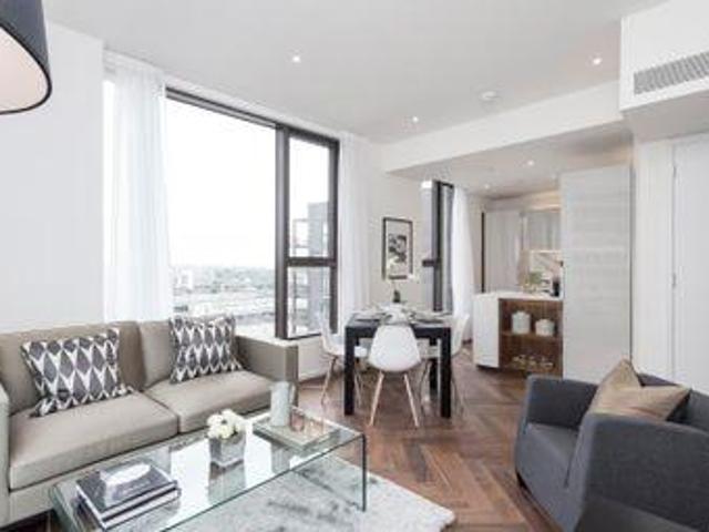 2 Bedrooms Flat for rent in Ambassador Building, Embassy Gardens, Nine Elms, London SW8