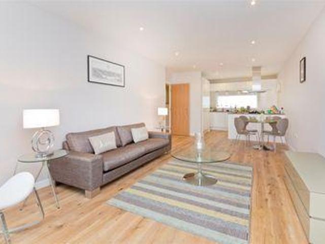 2 Bedrooms Flat for rent in Amberley Road, London W9