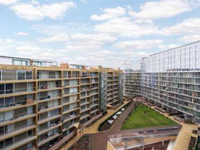 2 Bedrooms Flat for rent in Ambrose House, London SW11