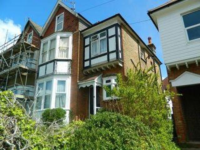 2 Bedrooms Flat for rent in Amherst Road, Bexhill On Sea, East Sussex TN40