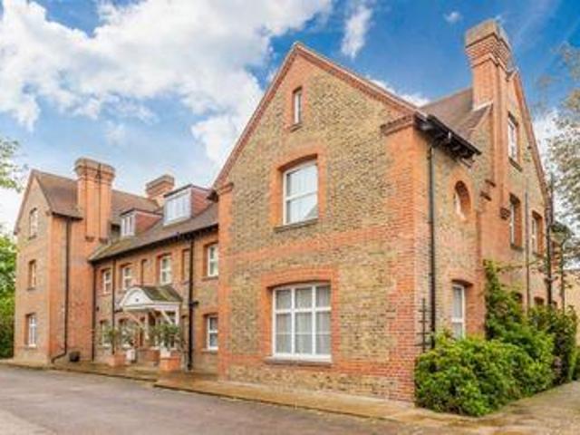 2 Bedrooms Flat for rent in Amherst Road, Ealing W13