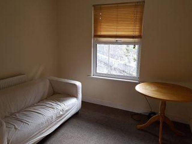 2 Bedrooms Flat for rent in Amhurst Road, London E8