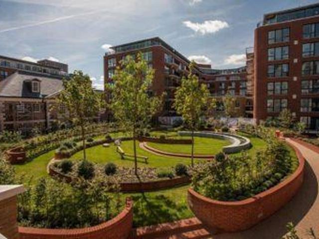 2 Bedrooms Flat for rent in Amphion House, Royal Arsenal SE18