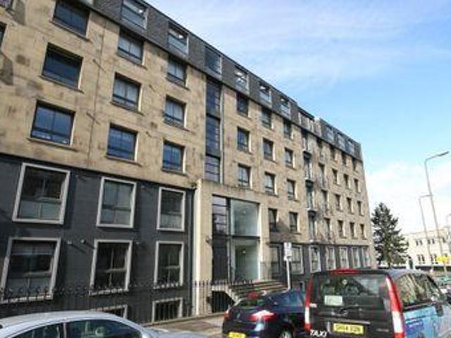 2 Bedrooms Flat for rent in Annandale Street, Edinburgh EH7