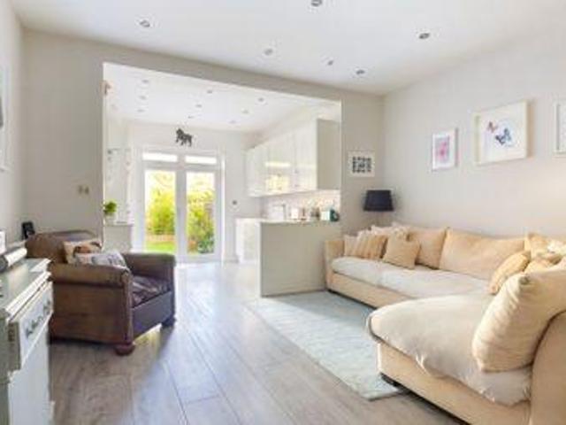 2 Bedrooms Flat for rent in Anson Road, Willesden Green NW2