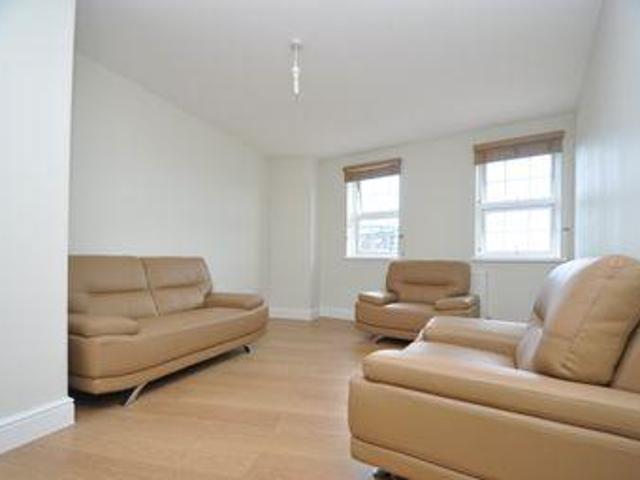 2 Bedrooms Flat for rent in Abbey Road, Barking IG11