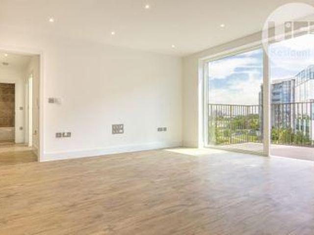 2 Bedrooms Flat for rent in Abbotsford Court, 3 Lakeside Drive, Park Royal, London NW10