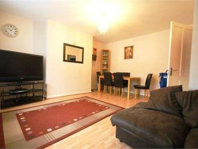 2 Bedrooms Flat for rent in Aboyne Road, London NW10