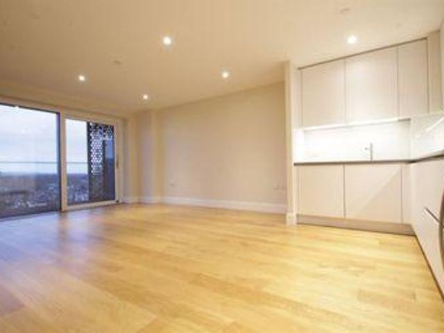 2 Bedrooms Flat for rent in Acton Walk, London N20