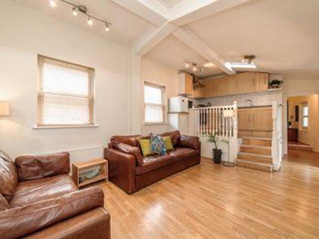2 Bedrooms Flat for rent in Acre Lane, London SW2
