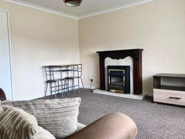 2 Bedrooms Flat for rent in Acres Hall Avenue, Pudsey LS28