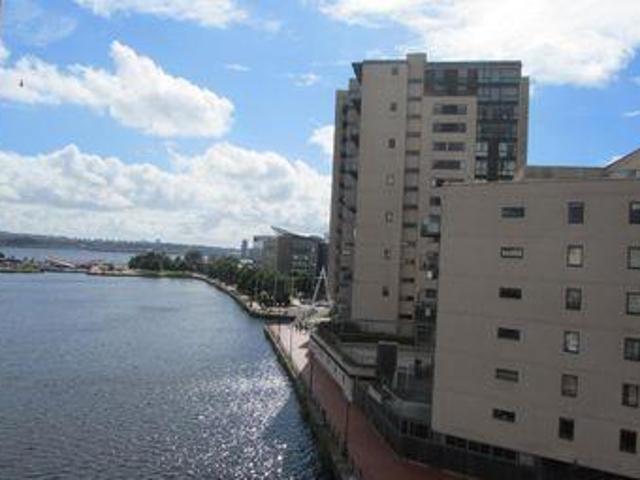 2 Bedrooms Flat for rent in Adventurers Quay, Cardiff CF10