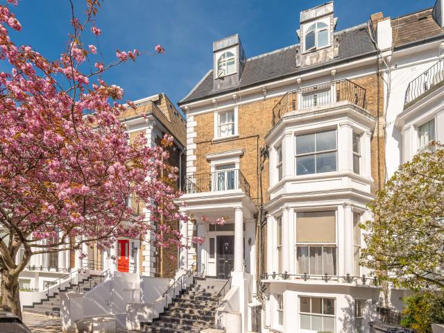 2 Bedrooms Flat for Rent in Adamson Road | Foxtons