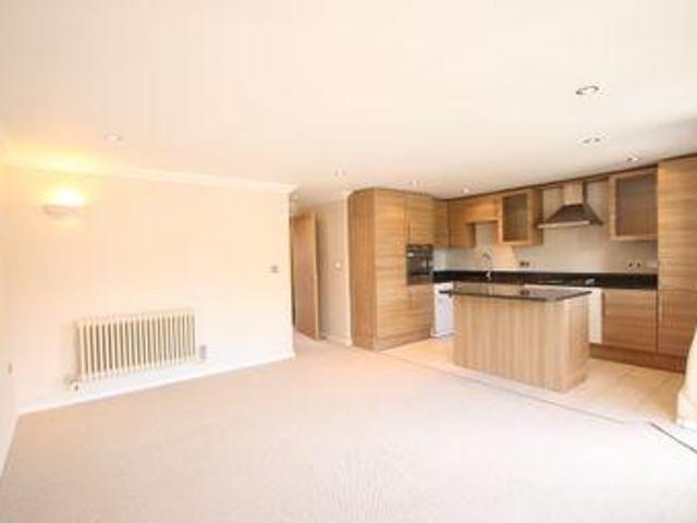2 Bedrooms Flat for rent in Adelaide Place, Canterbury CT1