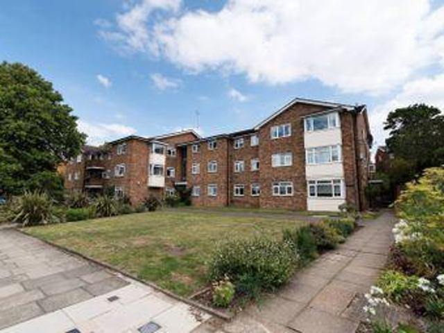 2 Bedrooms Flat for rent in Adelaide Road, Surbiton KT6