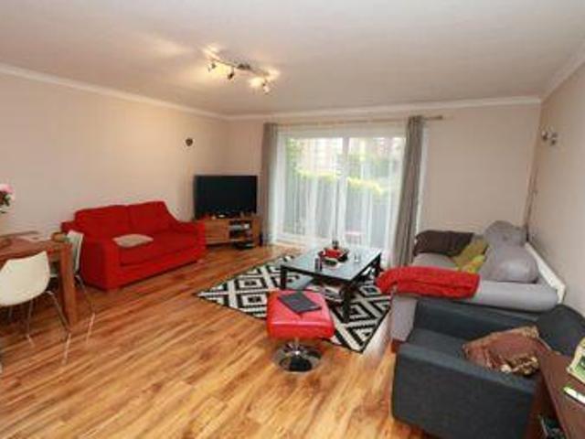 2 Bedrooms Flat for rent in Adelaide Road, Surbiton KT6