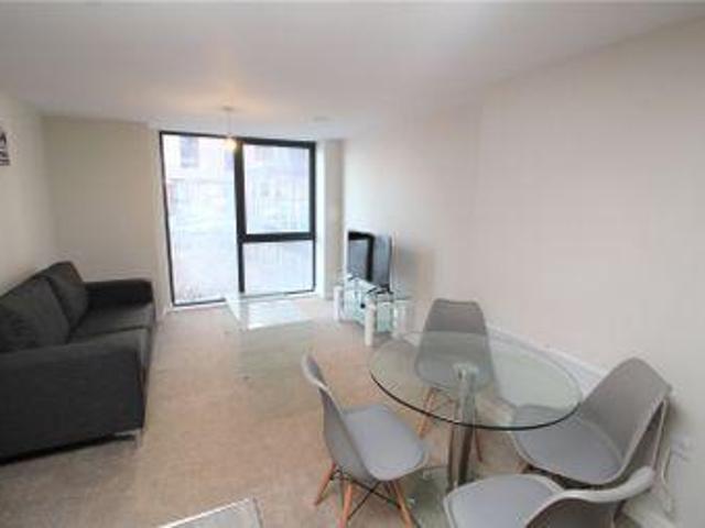 2 Bedrooms Flat for rent in Adelphi Wharf 1B, 11 Adelphi Street, Salford, Greater Manchester M3