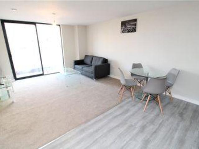 2 Bedrooms Flat for rent in Adelphi Wharf 1B, 11 Adelphi Street, Salford, Greater Manchester M3