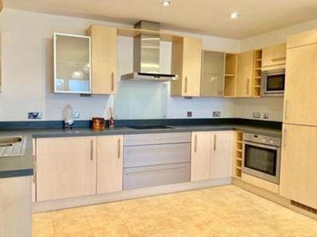 2 Bedrooms Flat for rent in Admiral House, Castle Quay Close NG7