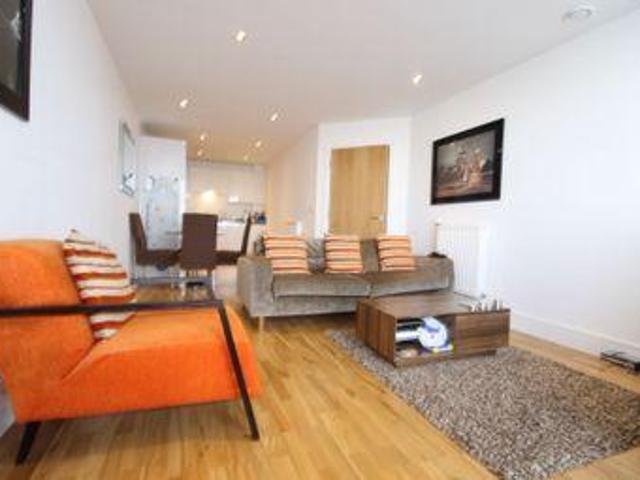 2 Bedrooms Flat for rent in Admirals Tower, 8 Dowells Street, New Capital Quay, Greenwich, London SE10