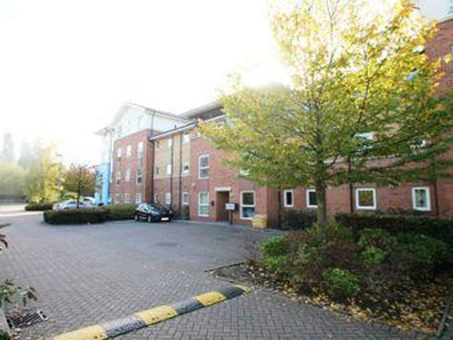 2 Bedrooms Flat for rent in Admiralty Close, West Drayton UB7