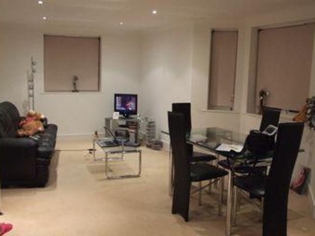 2 Bedrooms Flat for rent in Aerofoil Grove, Colchester CO4