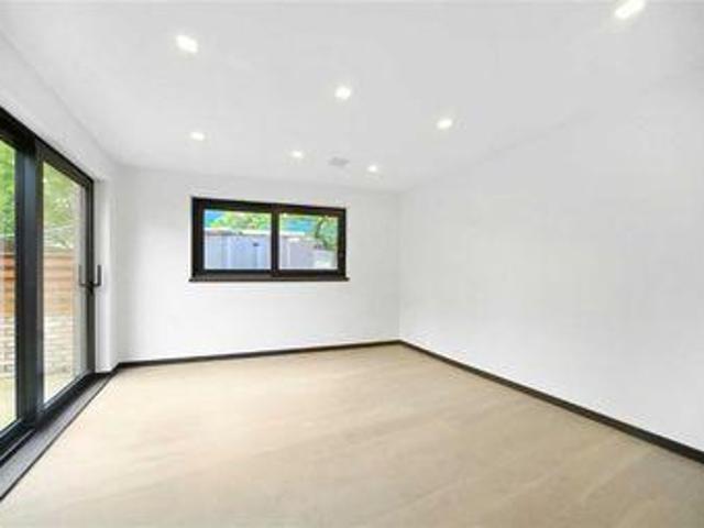 2 Bedrooms Flat for rent in Agar Grove, London, London NW1