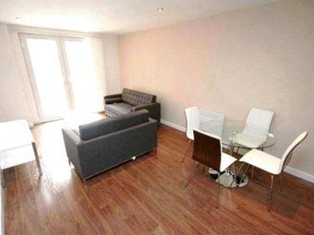 2 Bedrooms Flat for rent in Alto C, Sillavan Way, Salford, Greater Manchester M3