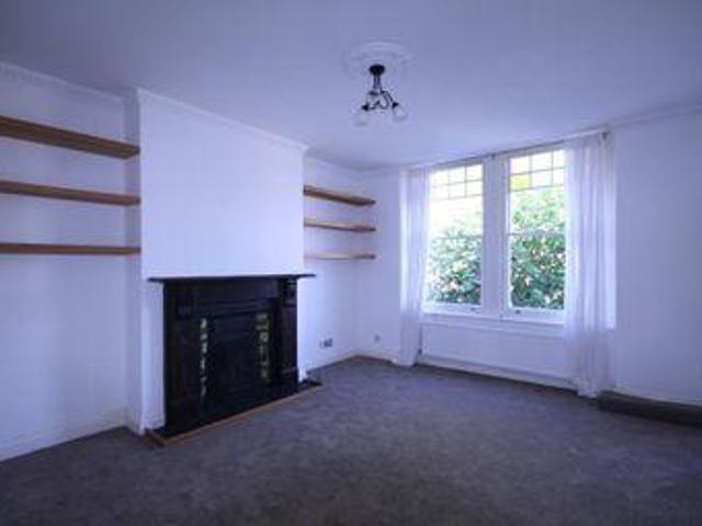 2 Bedrooms Flat for rent in Albany Road, Finsbury Park, London N4