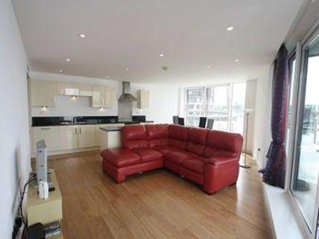 2 Bedrooms Flat for rent in Albert Basin Way, London E16