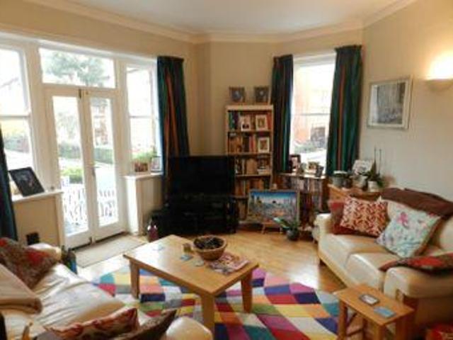 2 Bedrooms Flat for rent in Albert Palace Mansions, Lurline Gardens, London SW11