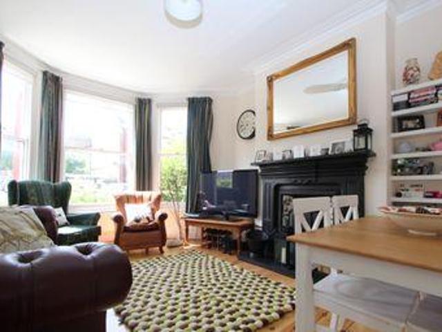 2 Bedrooms Flat for rent in Albert Road, Alexandra Park, London N22