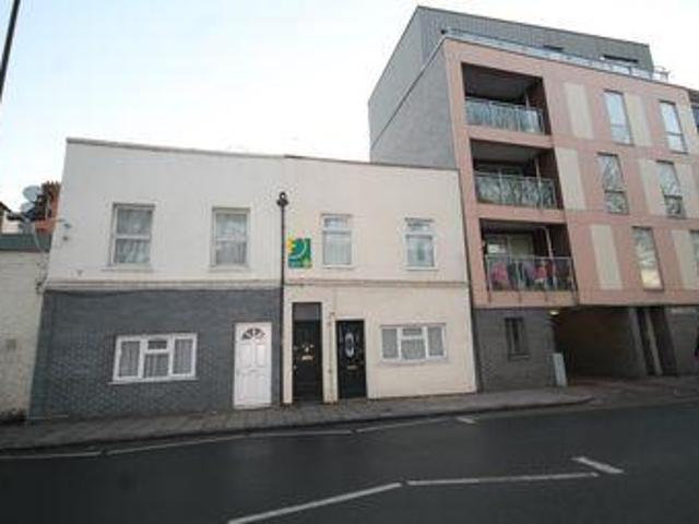 2 Bedrooms Flat for rent in Albert Road, London E16