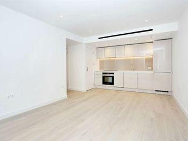 2 Bedrooms Flat for rent in Albion Court, Hammersmith, London W6