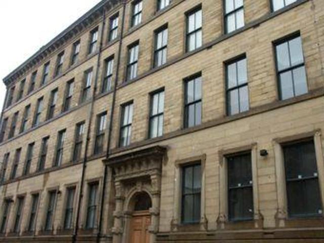 2 Bedrooms Flat for rent in Albion House, Hick Street, Bradford, West Yorkshire BD1