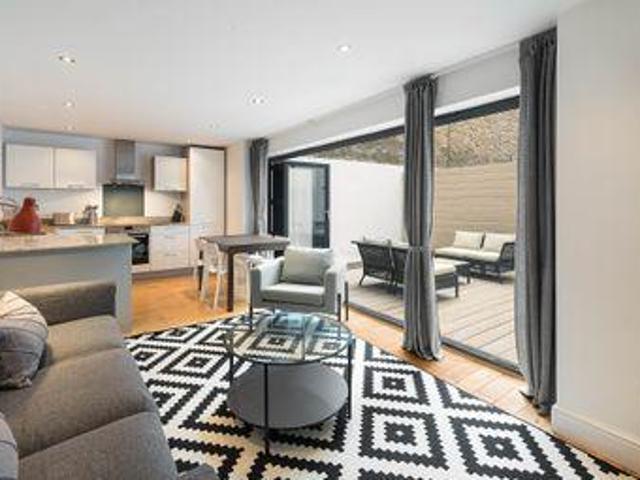 2 Bedrooms Flat for rent in Alderbrook Road, London SW12